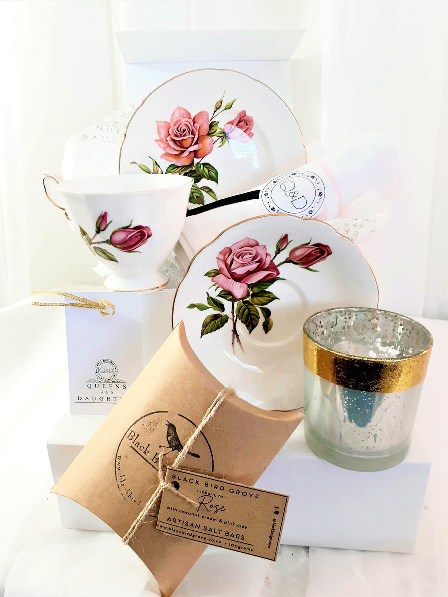 Royal Standard Gift Box – Queens and Daughters